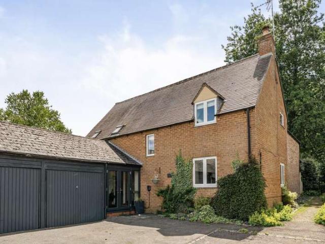 4 Bedroom Link Detached House