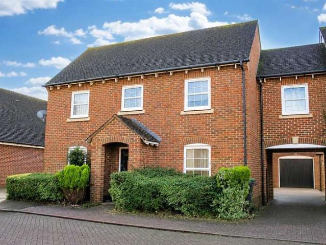 4 Bedroom Link Detached House