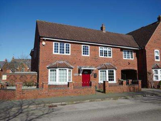 4 Bedroom Link Detached House
