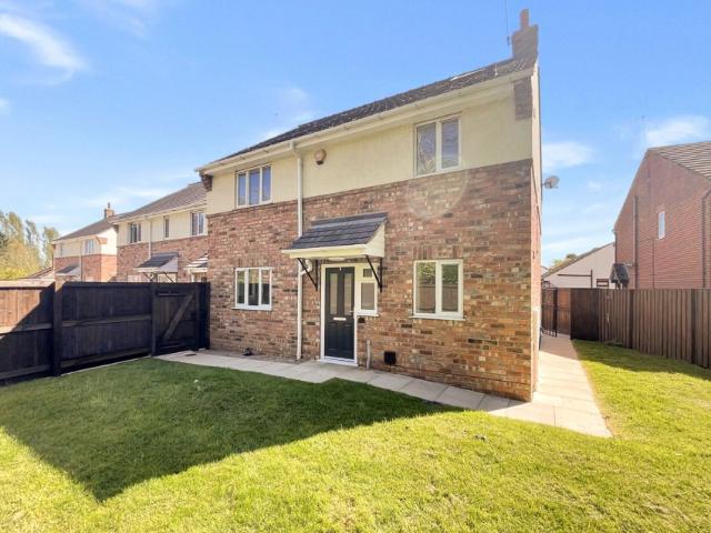 4 Bedroom Link Detached House To Let