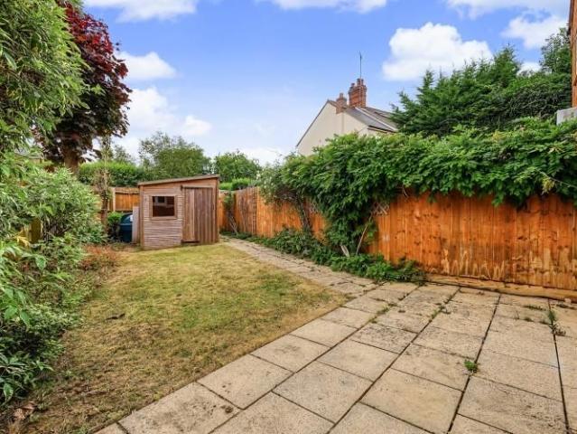 4 bedroom link detached house to rent