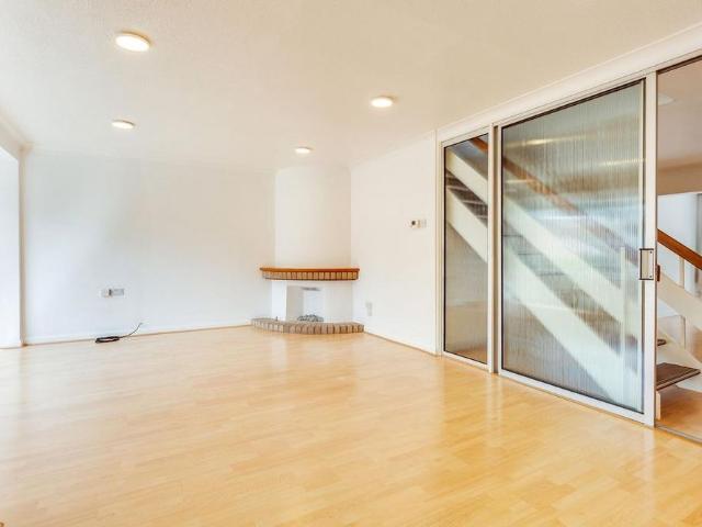 4 bedroom link detached house to rent