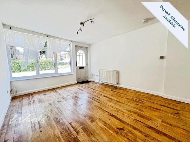 4 bedroom link detached house to rent