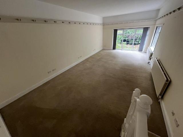 4 bedroom link detached house to rent