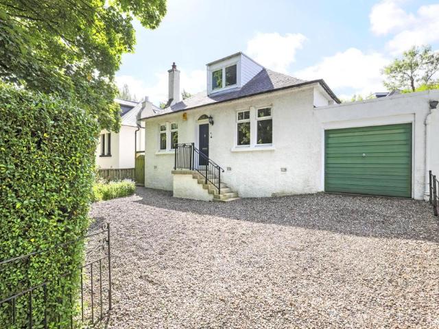 4 bedroom link detached house for sale