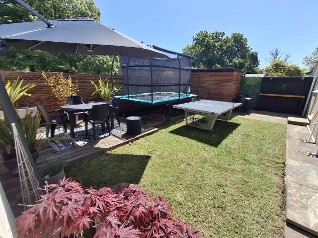 4 bedroom link detached house for sale