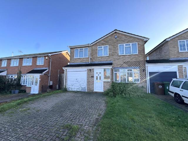 4 bedroom link detached house for sale
