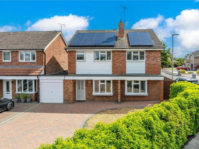 4 bedroom link detached house for sale