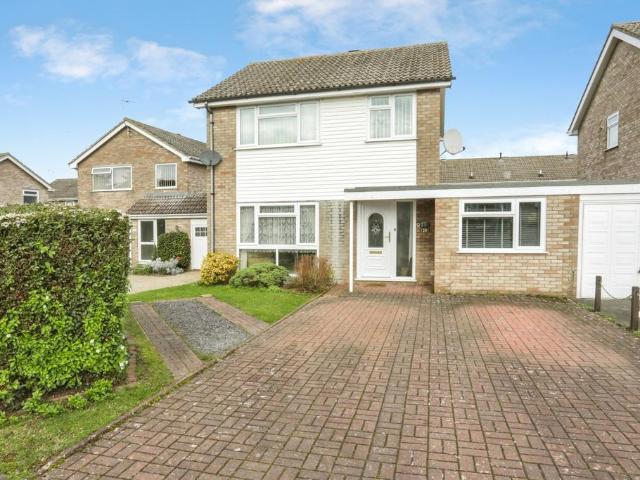 4 bedroom link detached house for sale
