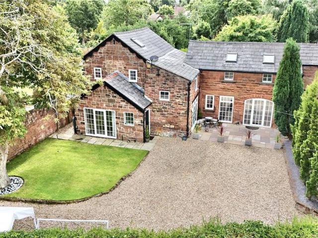 4 bedroom link detached house for sale