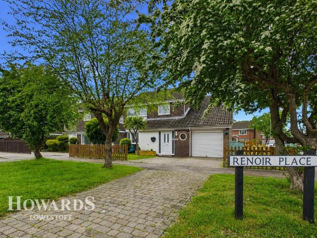 4 bedroom link detached house for sale