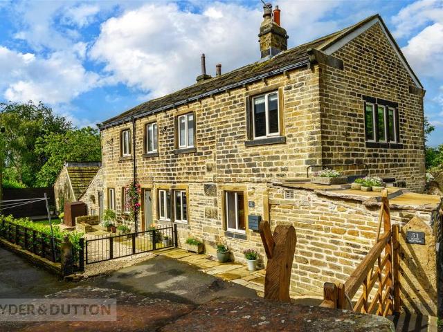 4 bedroom link detached house for sale