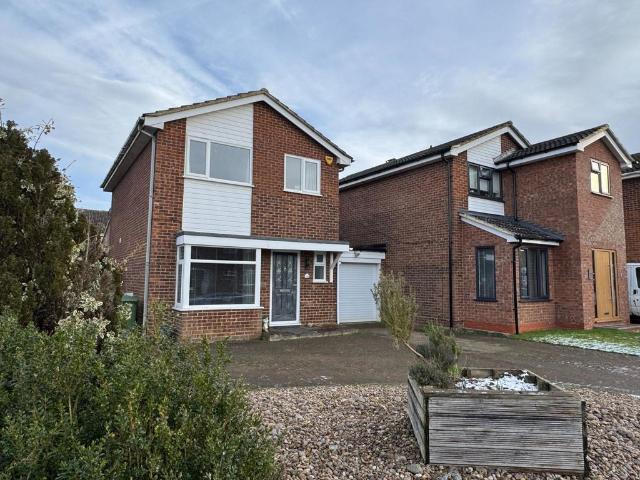 4 bedroom link detached house for sale