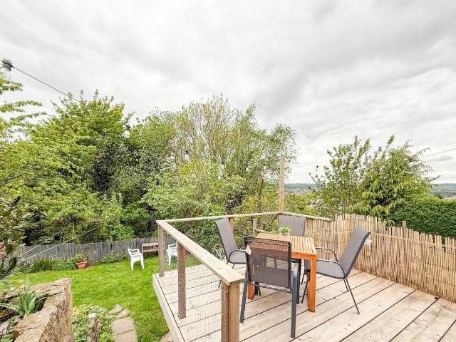 4 bedroom link detached house for sale