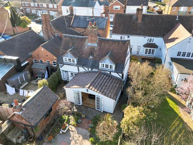 4 bedroom link detached house for sale