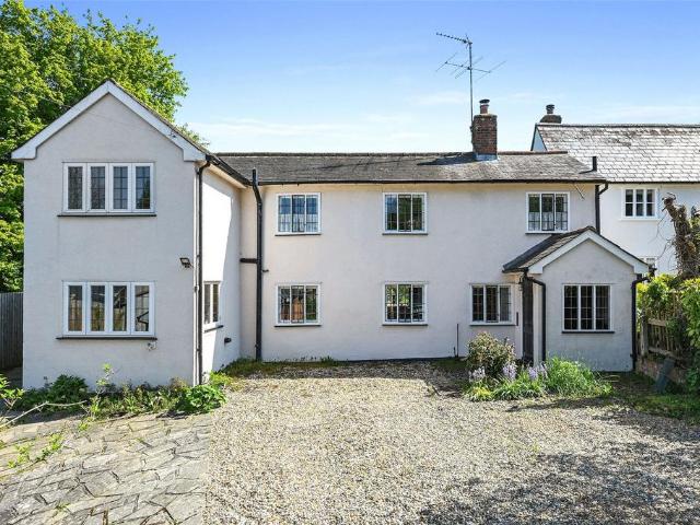 4 bedroom link detached house for sale