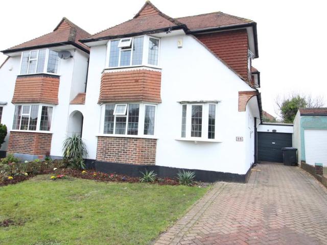 4 bedroom link detached house for sale