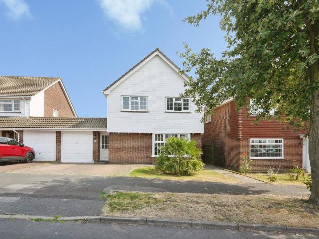4 bedroom link detached house for sale