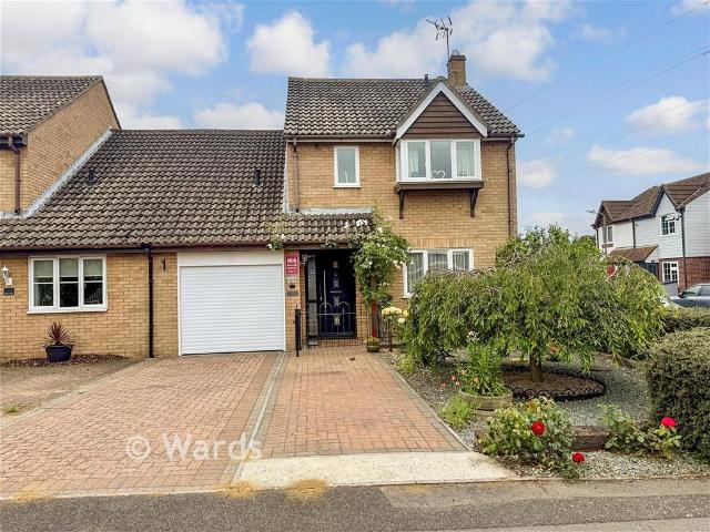 4 bedroom link detached house for sale
