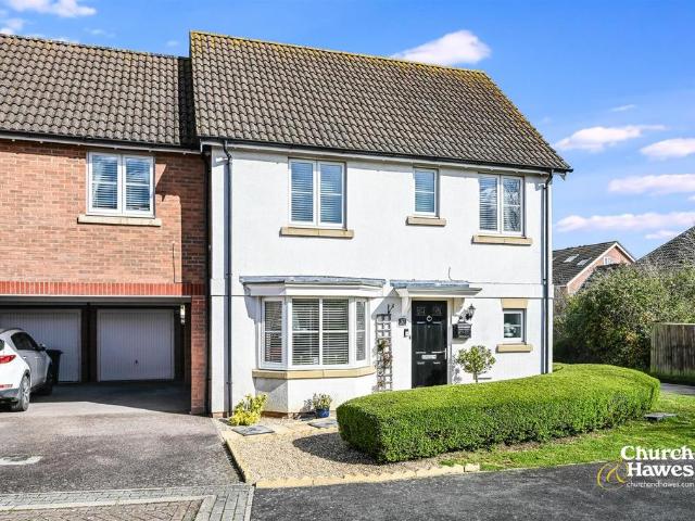4 bedroom link detached house for sale