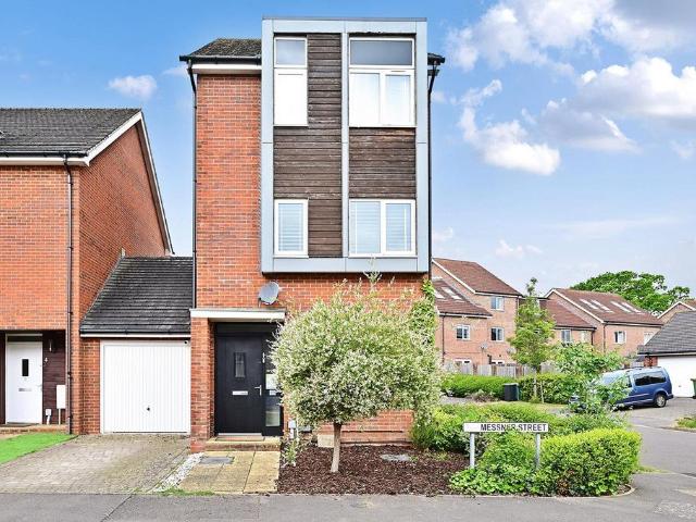 4 bedroom link detached house for sale