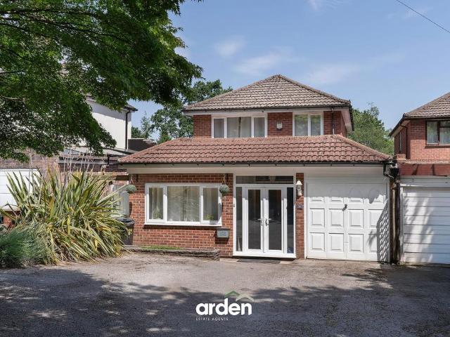 4 bedroom link detached house for sale