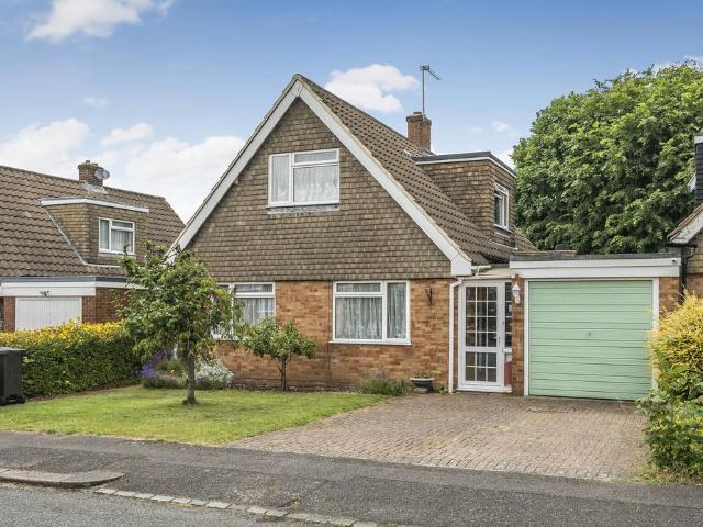 4 bedroom link detached house for sale