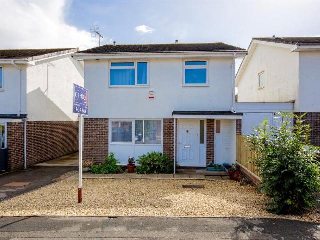 4 bedroom link detached house for sale