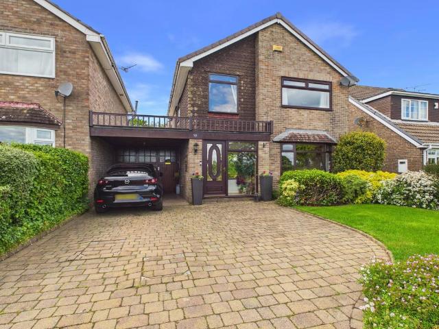 4 bedroom link detached house for sale