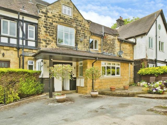 4 bedroom link detached house for sale