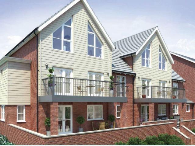 4 bedroom link detached house for sale