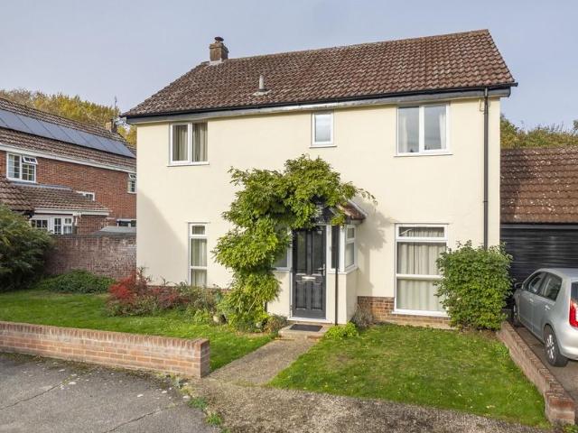 4 bedroom link detached house for sale