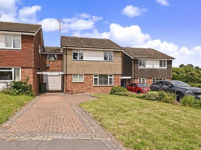 4 bedroom link detached house for sale