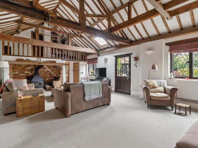 4 bedroom link detached house for sale