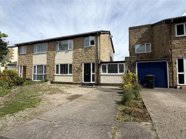4 bedroom link detached house for sale