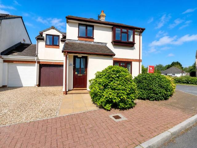 4 bedroom link detached house for sale