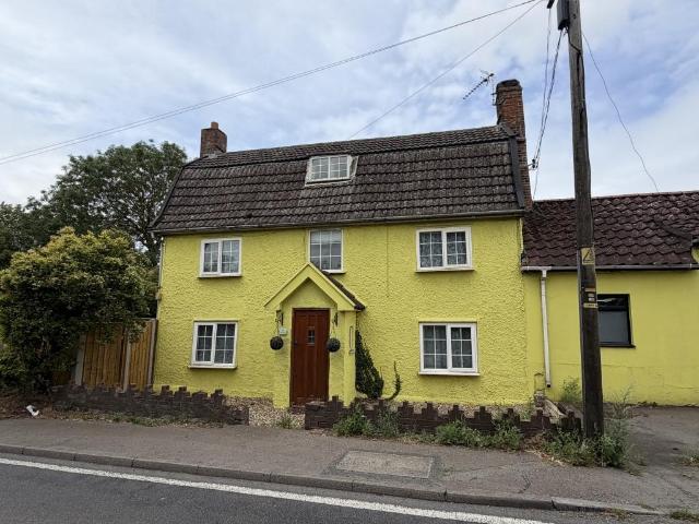 4 bedroom link detached house for sale