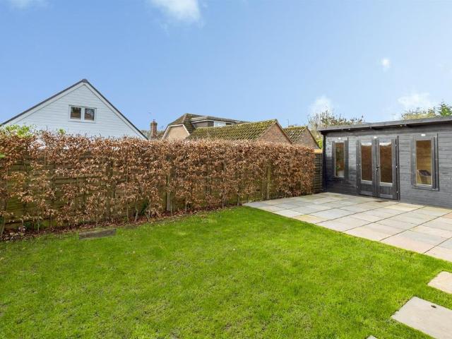 4 bedroom link detached house for sale