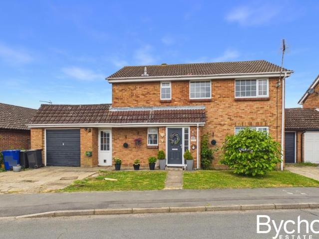 4 bedroom link detached house for sale