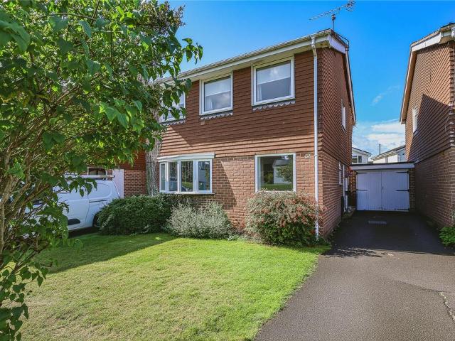 4 bedroom link detached house for sale