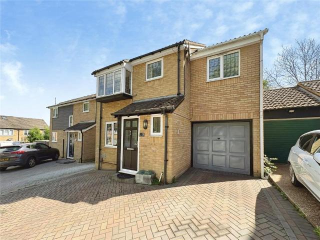 4 bedroom link detached house for sale