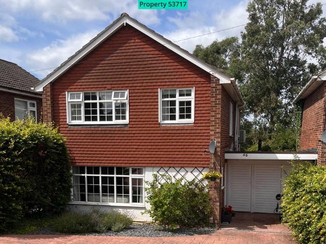 4 bedroom link detached house for sale