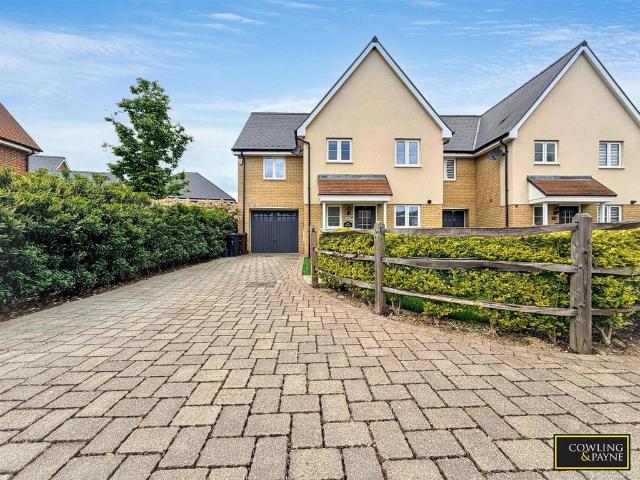 4 bedroom link detached house for sale