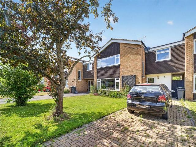 4 bedroom link detached house for sale