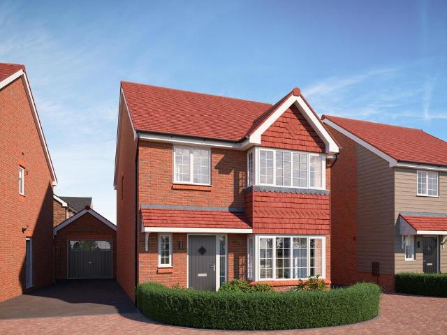 4 bedroom link detached house for sale