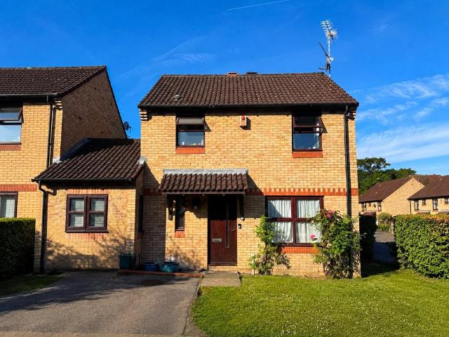 4 bedroom link detached house for sale