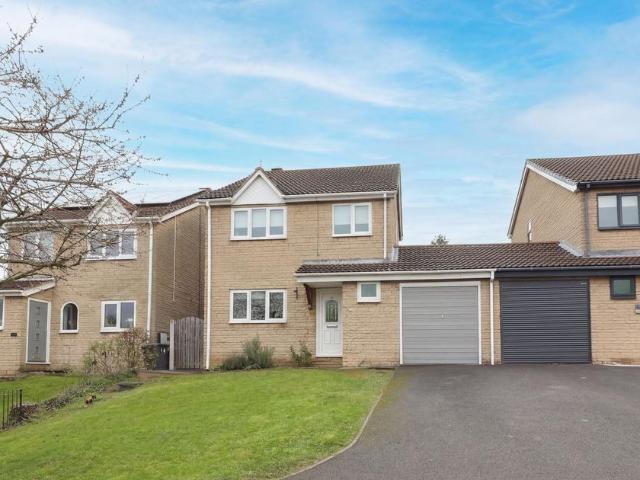 4 bedroom link detached house for sale