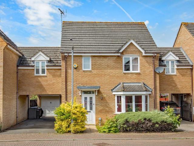 4 bedroom link detached house for sale