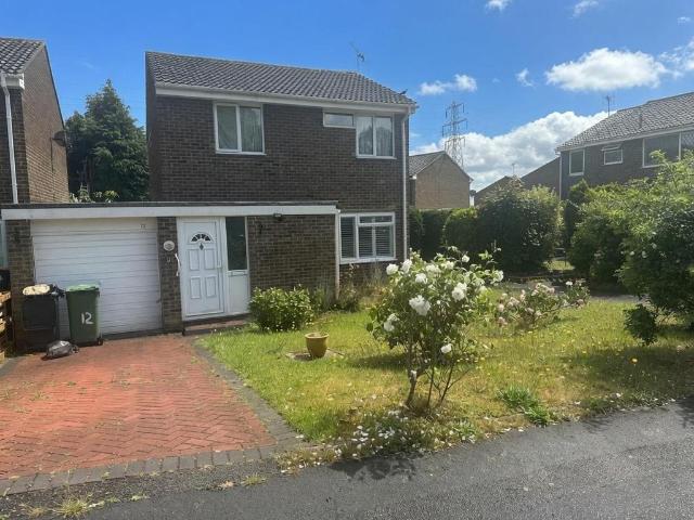 4 bedroom link detached house for sale