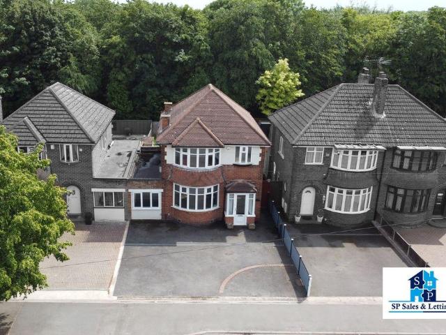 4 bedroom link detached house for sale